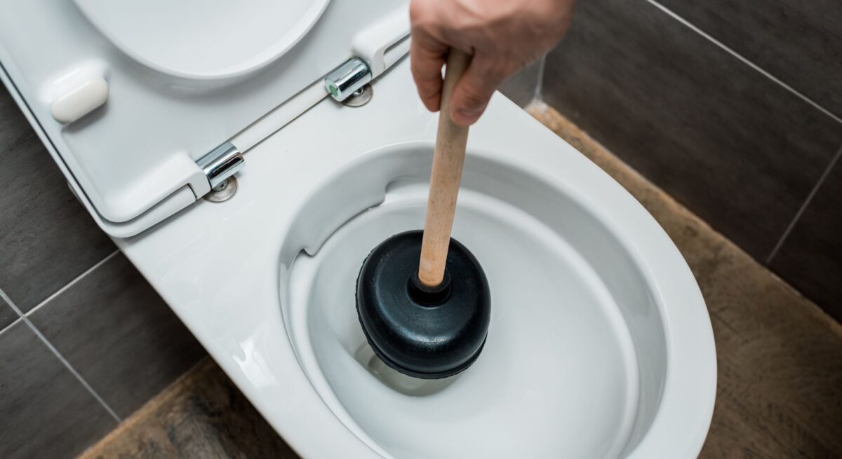 How to Choose the Right Plunger for Different Types of Clogs - Bath Man ...